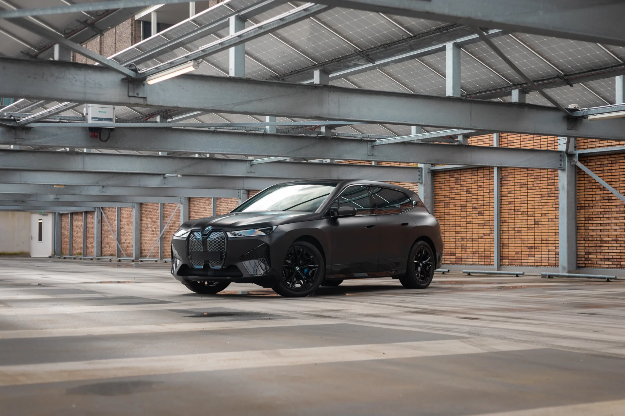 Carwrap BMW iX • Addit Signmakers Carwrap